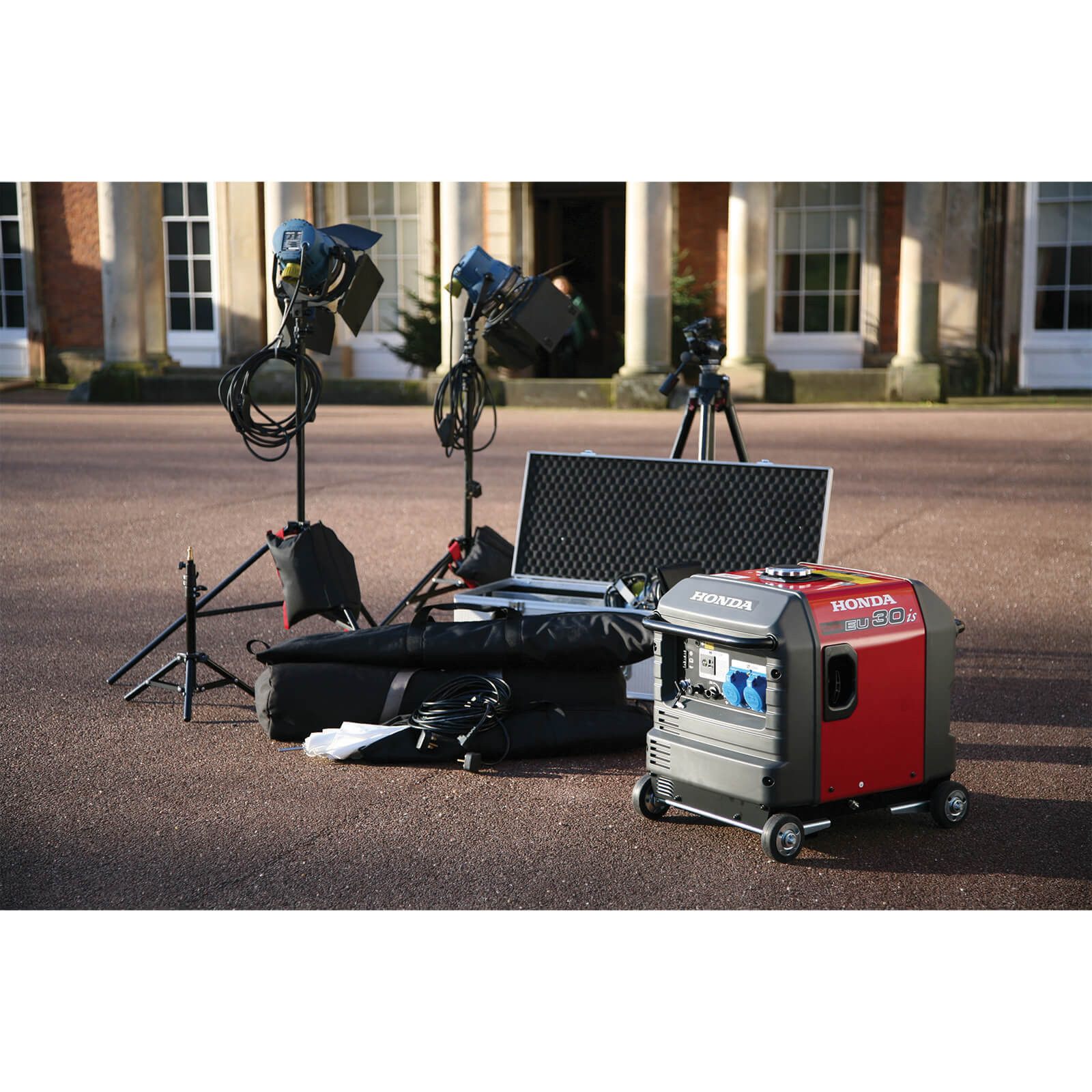 Honda EU30IS Inverter Suitcase Generator | Generators Direct
